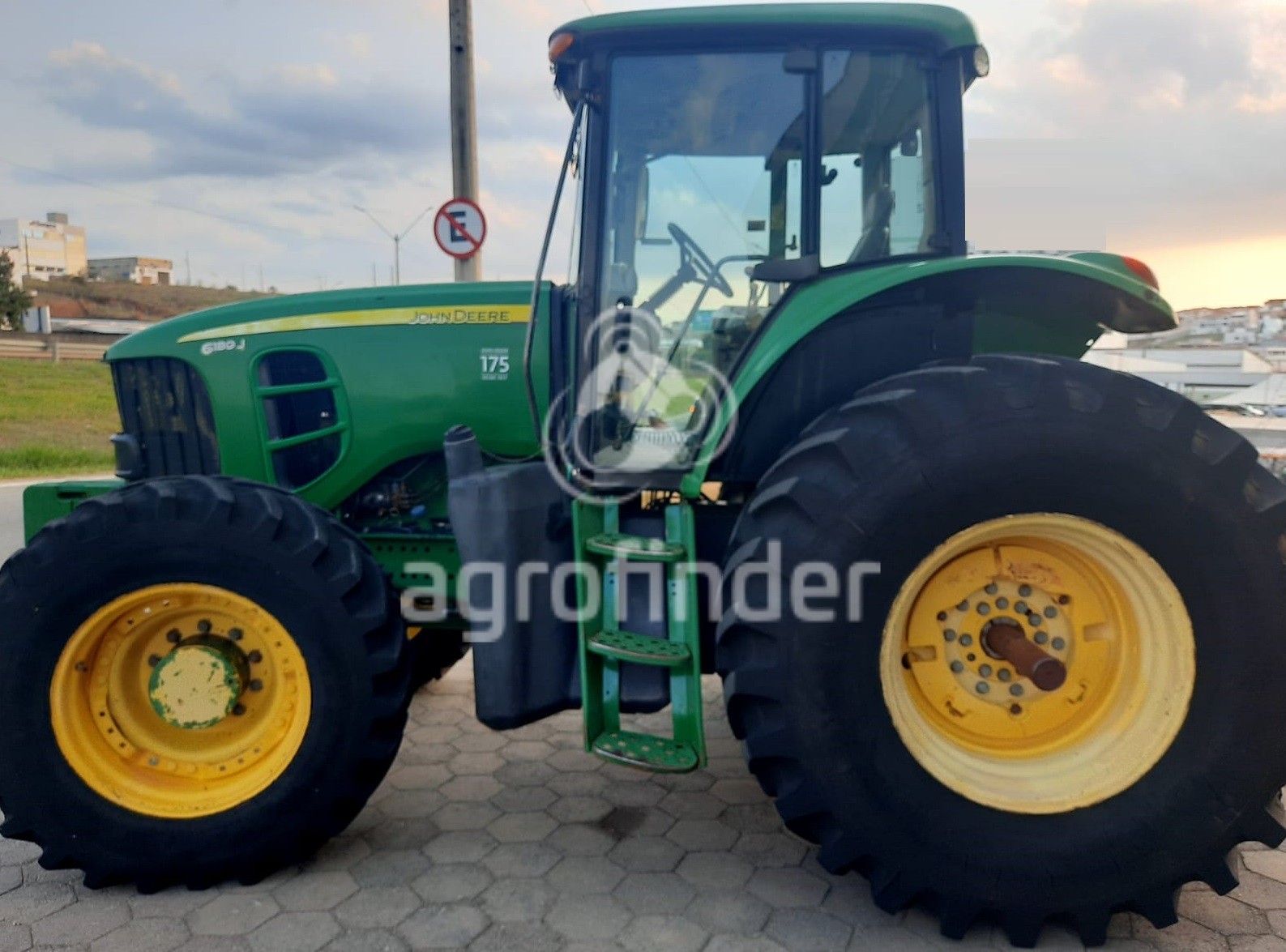 Trator John Deere 6180J Ano 2012 | agrofinder