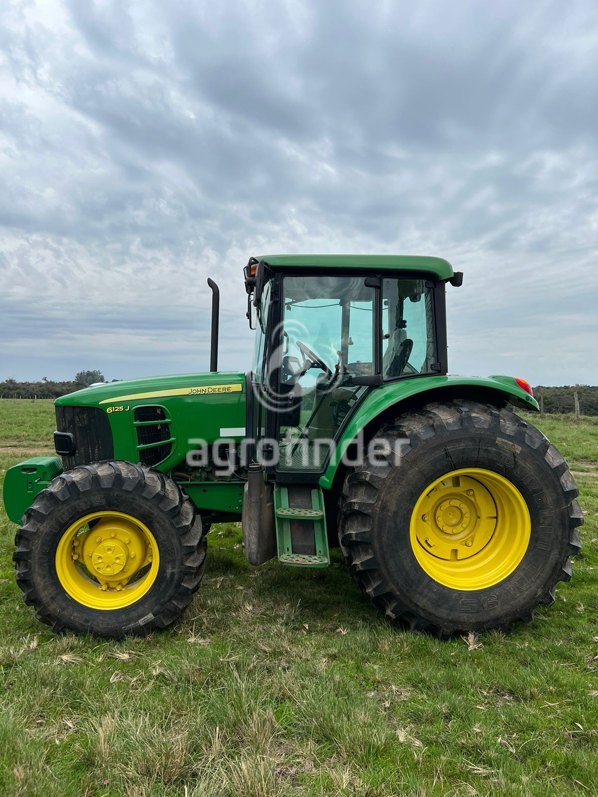 Trator John Deere 6125J Ano 2014 | agrofinder