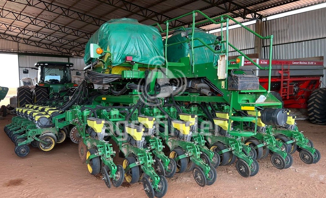 Plantadeira de Verão John Deere DB50 ano 2019 | agrofinder