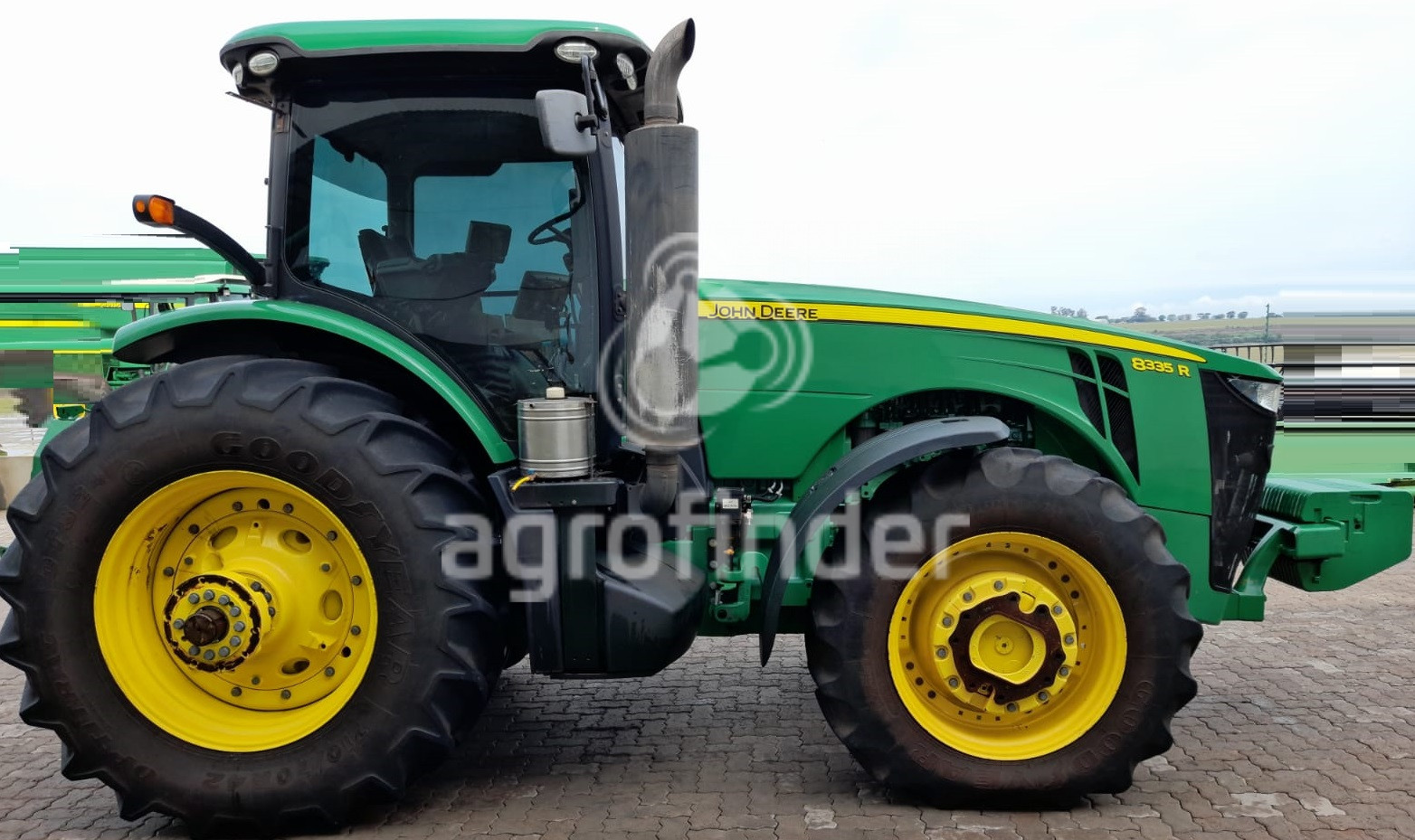 Trator John Deere 8335 R Ano 2014 | agrofinder
