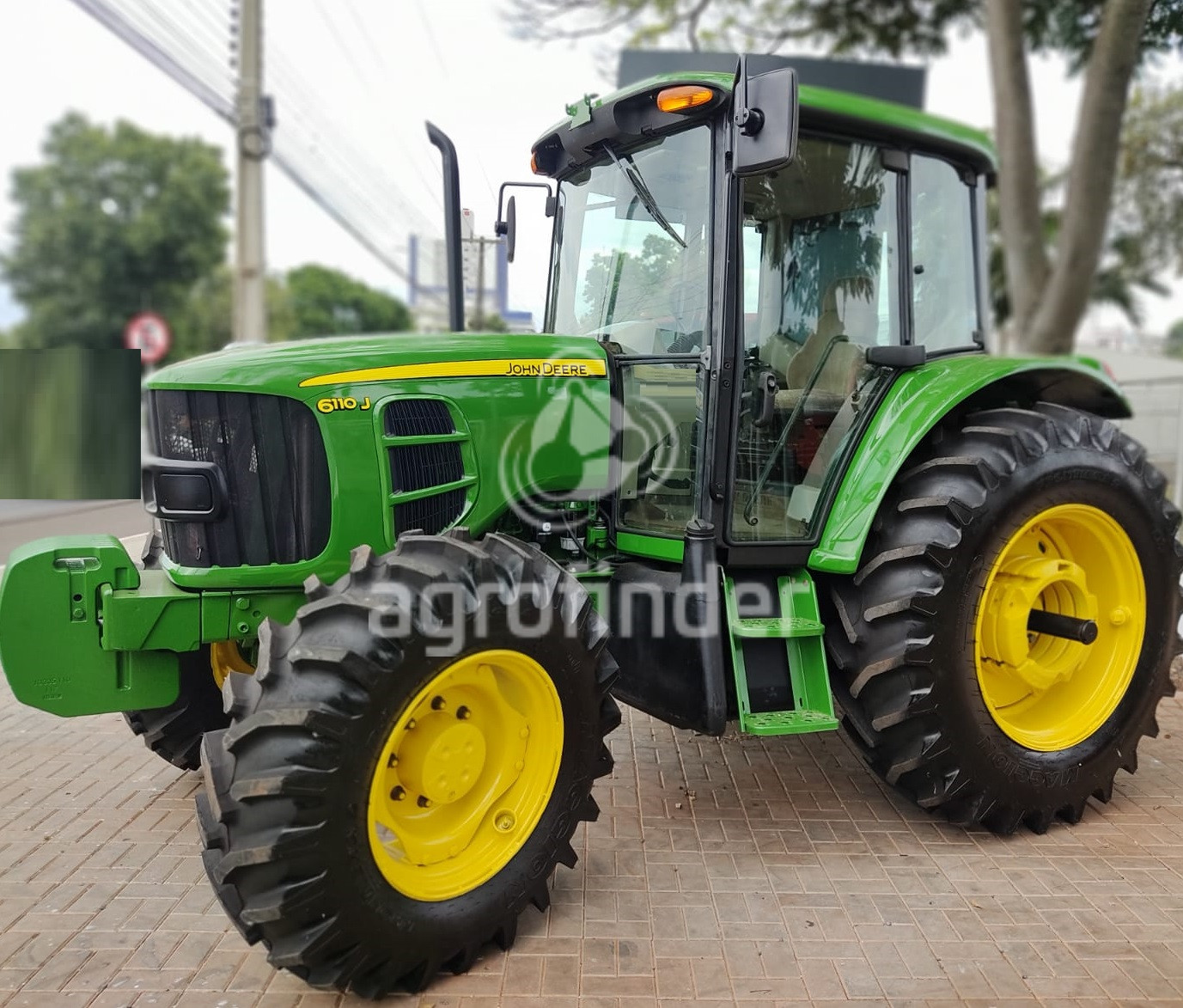 Trator John Deere 6110 J Ano 2014 | agrofinder