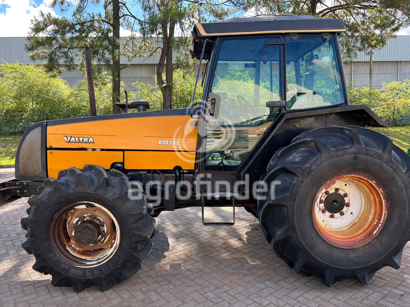 Trator Valtra BM 110 Ano 2006 | agrofinder