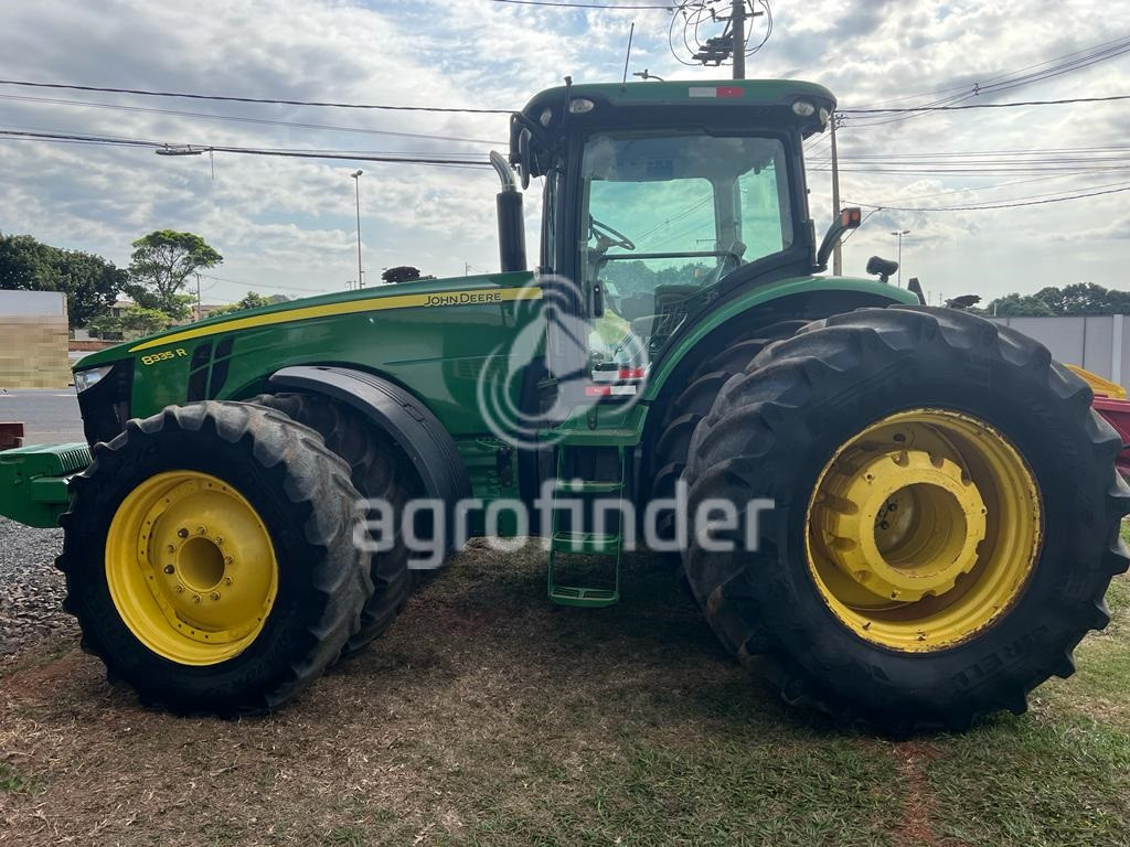 Trator John Deere 8335 R ano 2012 | agrofinder