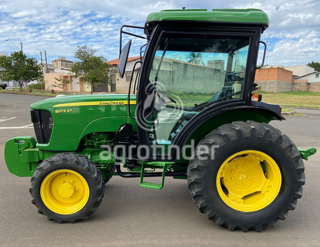 Trator John Deere 5075 EF Ano 2015 | agrofinder