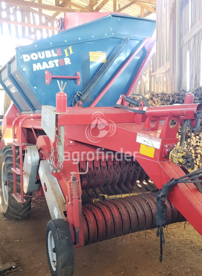 Recolhedora/Trilhadora de Feijão Colombo Double Master II Ano 2003 ...