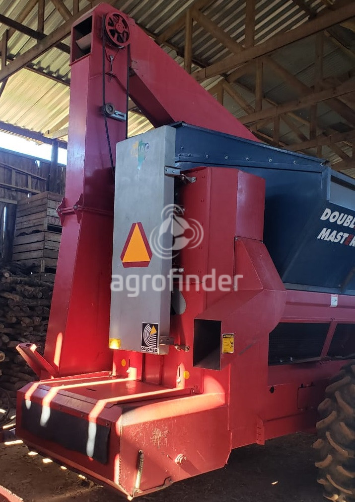 Recolhedora/Trilhadora de Feijão Colombo Double Master II Ano 2003 ...