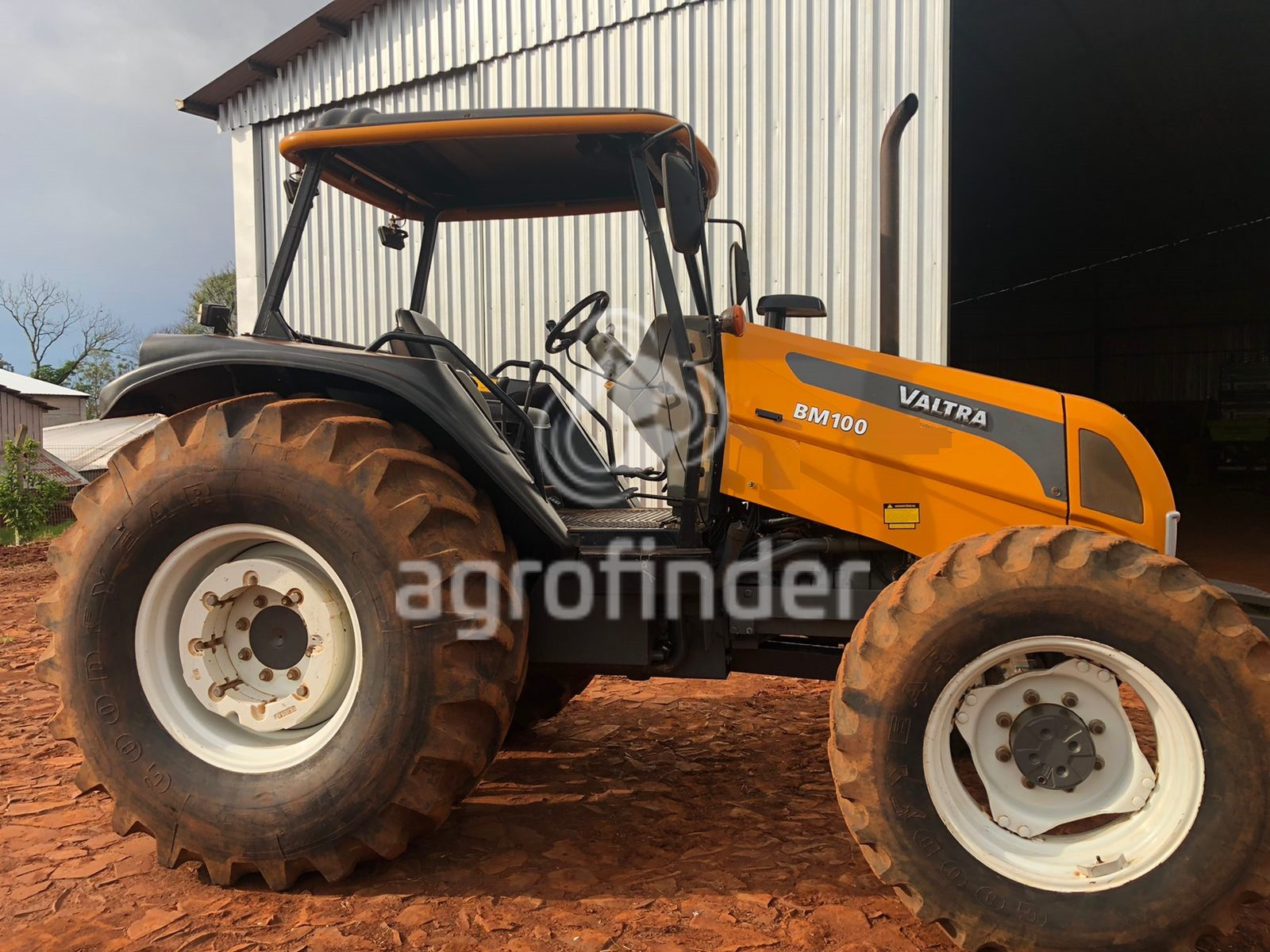 Trator Valtra BM 100 ano 2010 | agrofinder