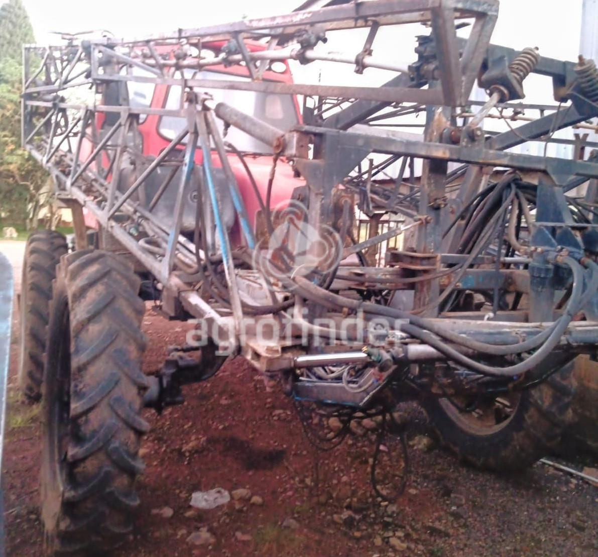 Pulverizador montado Macro Jet 2000 L ano 2004 | agrofinder