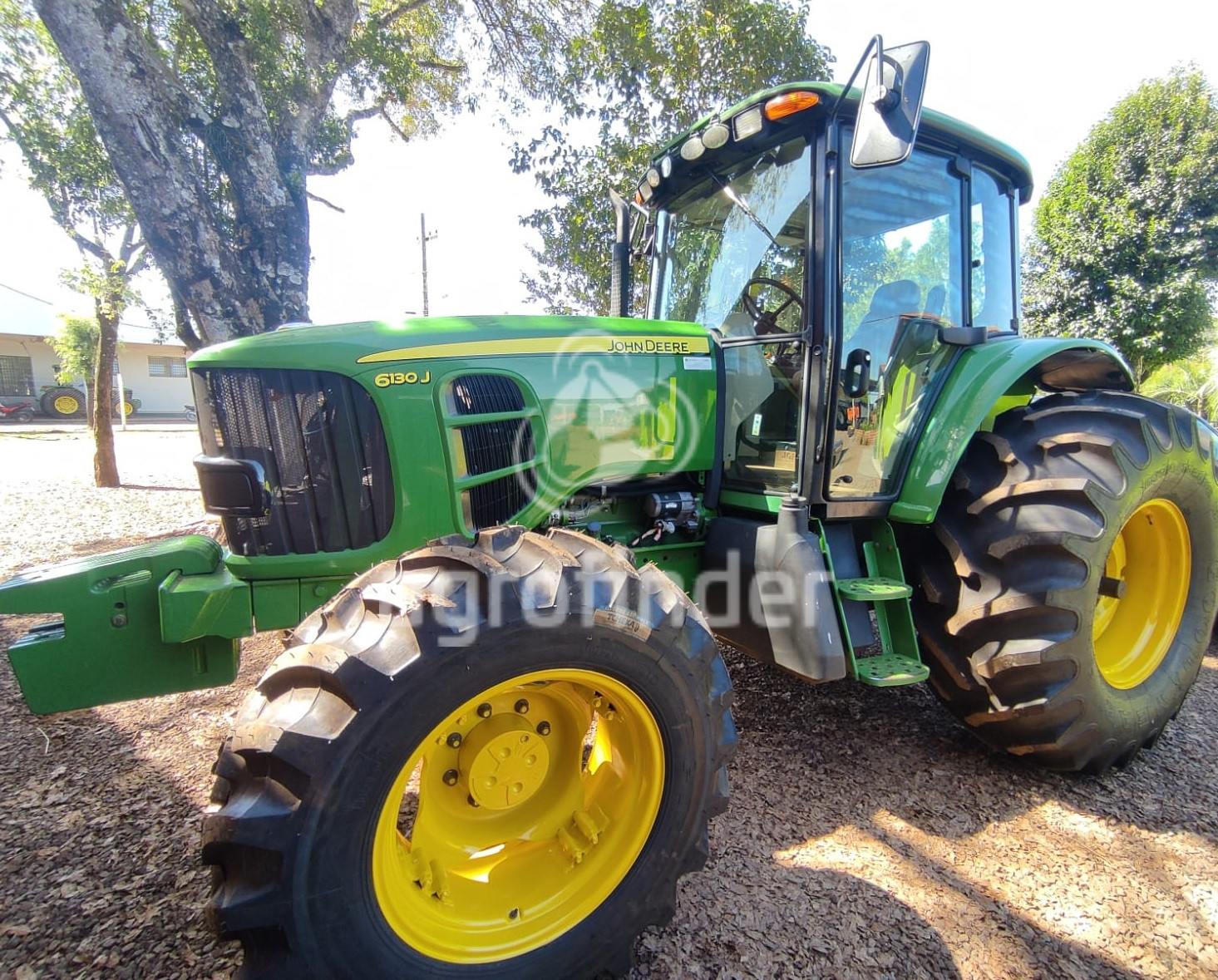 Trator John Deere 6130 J ano 2013 | agrofinder