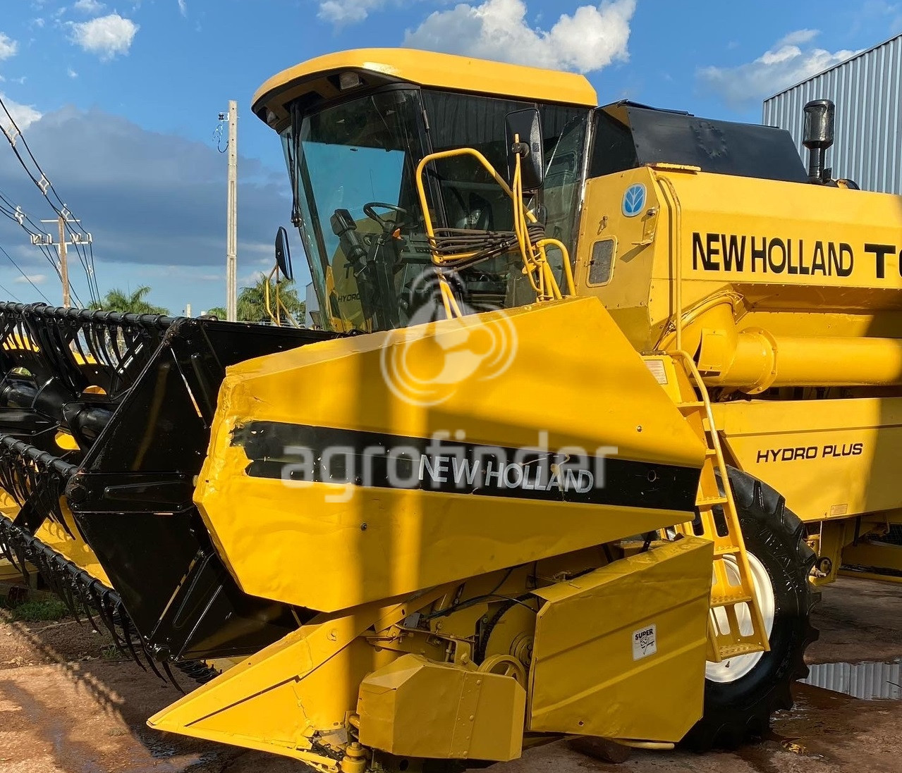 Colheitadeira New Holland TC 57 ano 1999 | agrofinder