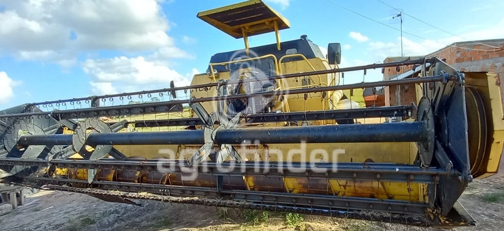 Colheitadeira New Holland TC 57 Ano 2001 | agrofinder
