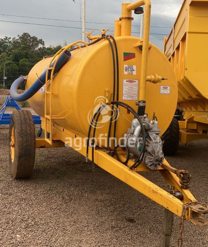 Distribuidor de Fertilizante Líquido Mepel DAOL VÁCUO 4000 ano 2011 ...