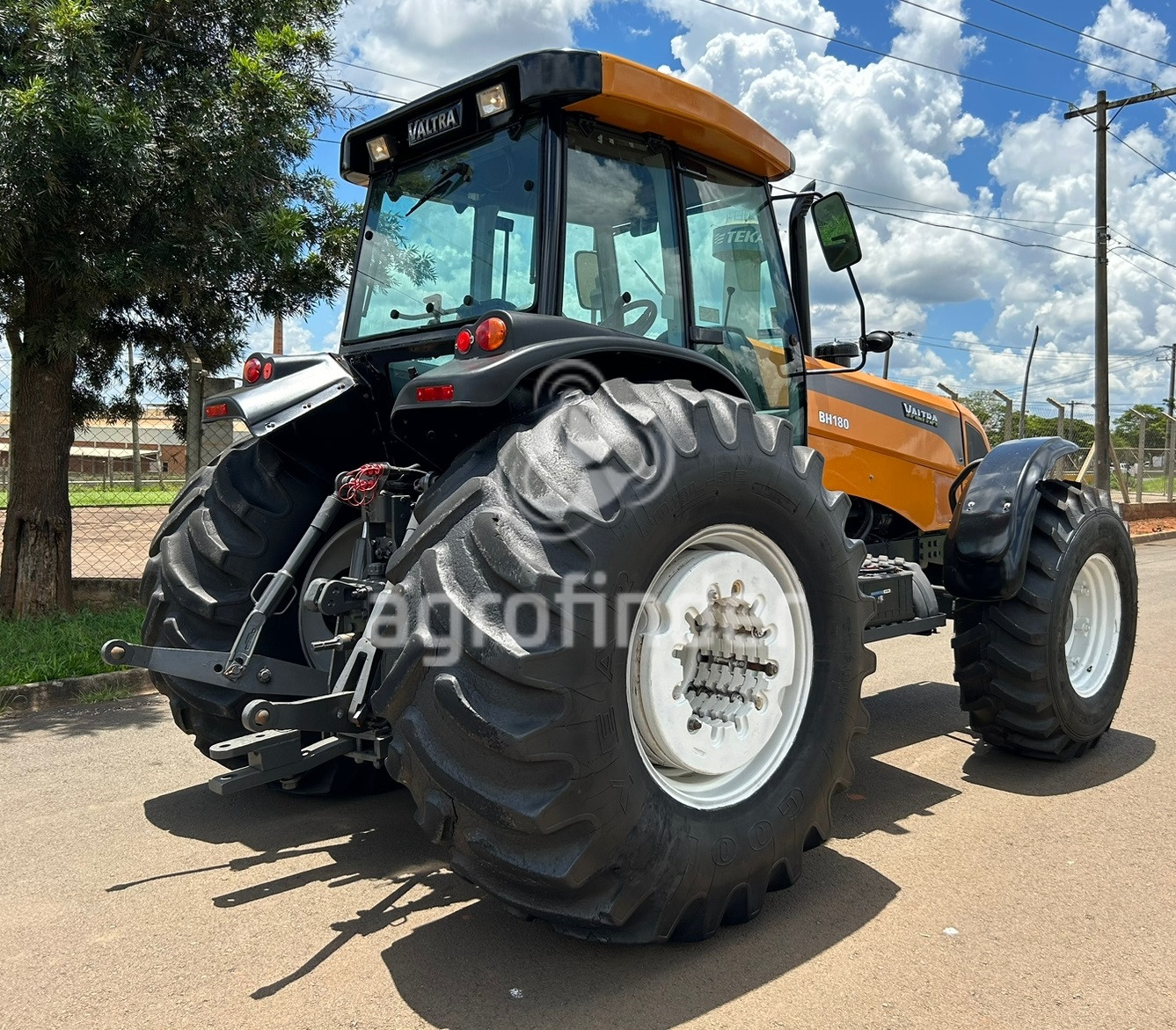 Trator de rodas Valtra BH 180 Ano 2009 | agrofinder