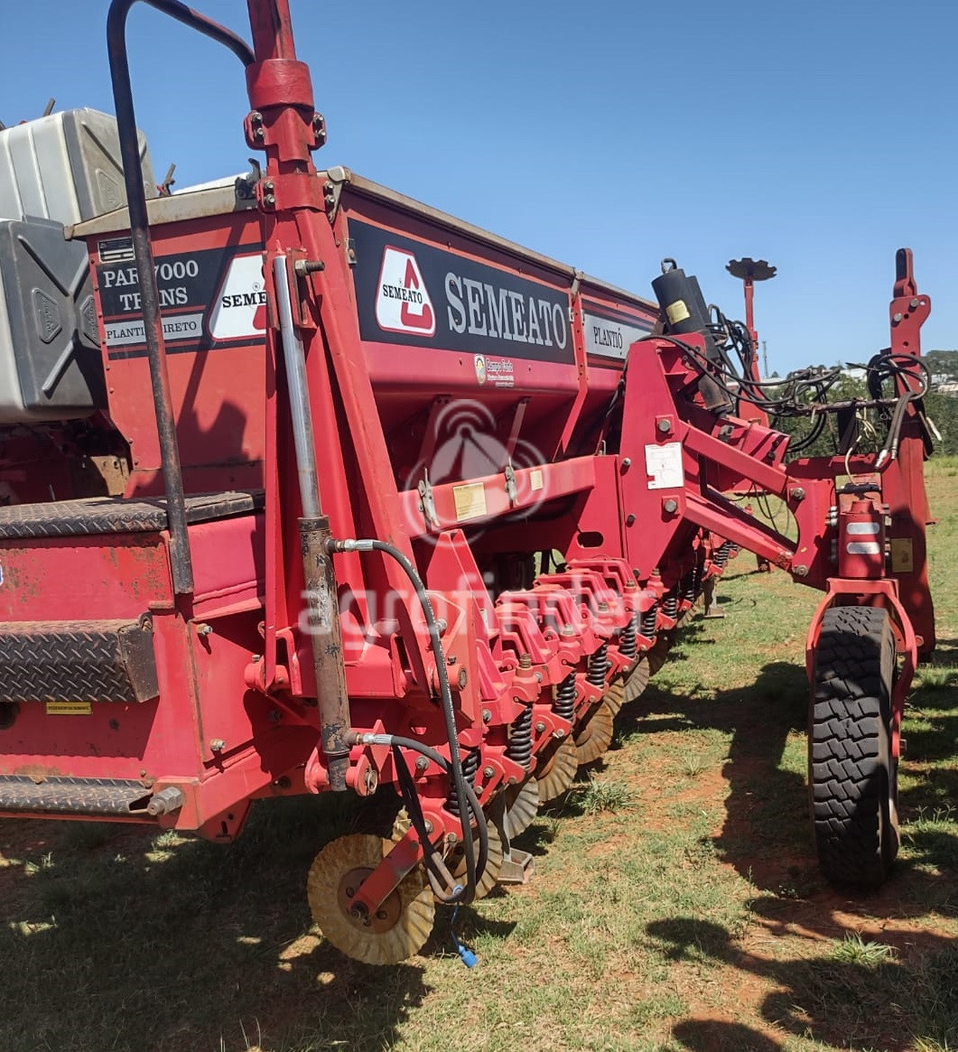 Plantadeira de Verão Semeato PAR 7000 ano 2003 | agrofinder
