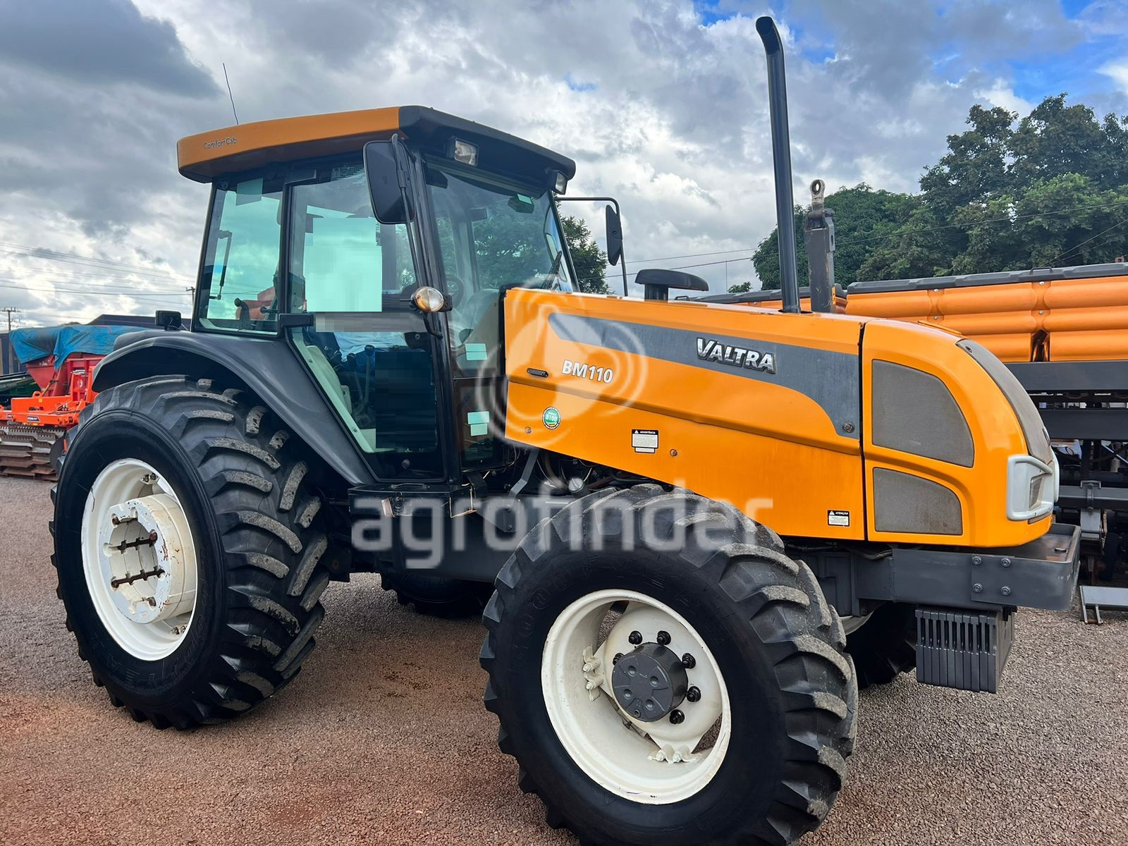 Trator Valtra BM 110 Ano 2015 | agrofinder