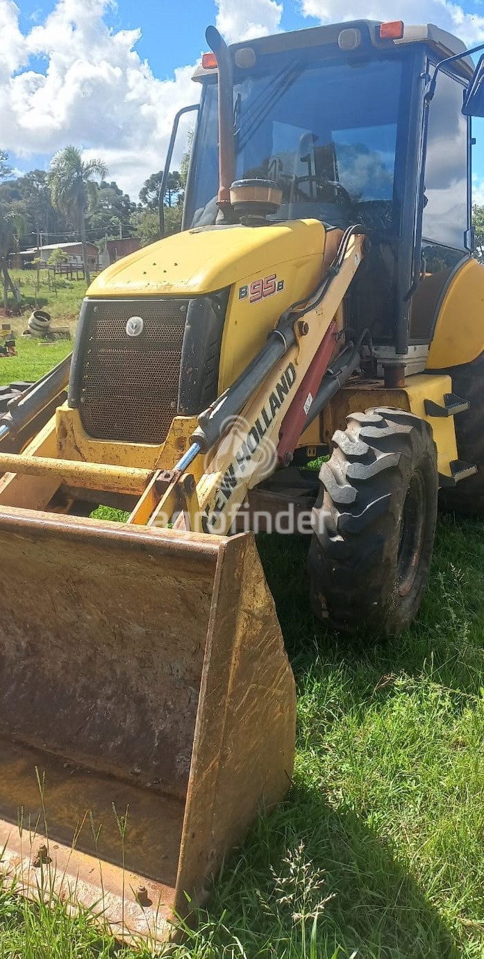 Retroescavadeira New Holland B95B Ano 2017 | agrofinder