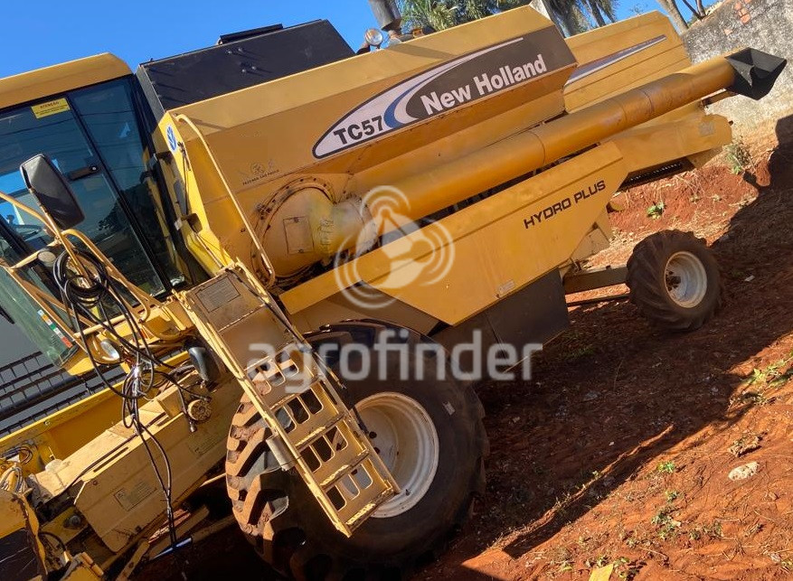 Colheitadeira New Holland TC 57 ano 2004 | agrofinder