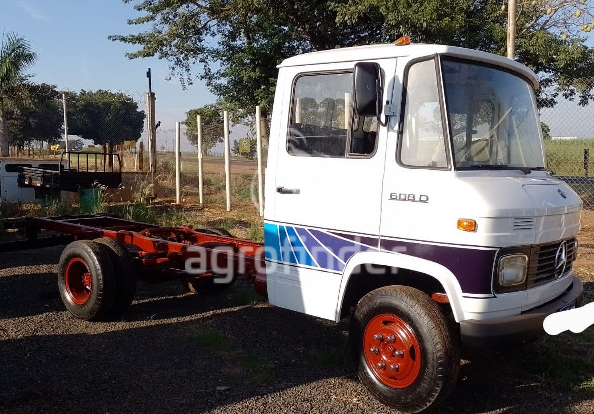 Caminhão Mercedes Benz 608 ano 1986 | agrofinder